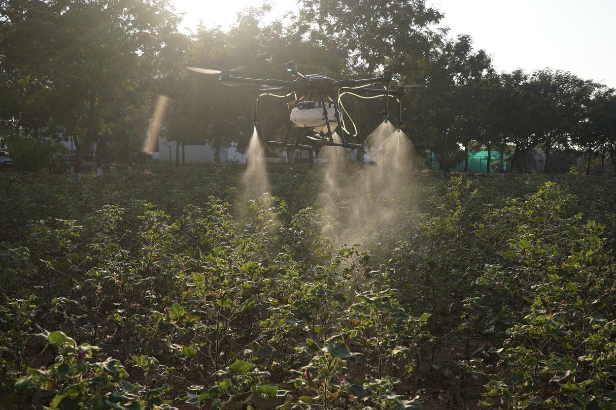 "I droni supportano gli agricoltori indiani nella gestione efficiente ...